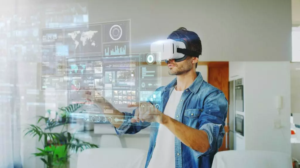 Augmented and Virtual Reality: ភាពខុសគ្នា និងការដាក់ពាក្យនៅក្នុងកម្មវិធីសាលា