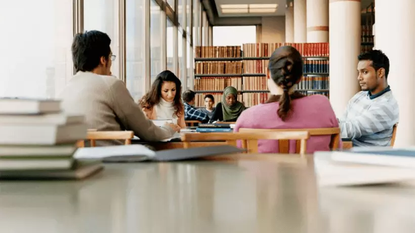 Modernizzazzjoni tat-Tagħlim Elettroniku Fl-Edukazzjoni Għolja: Studju ta' Każ