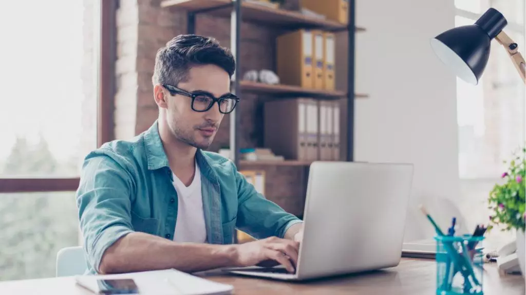 Kaip pasirinkti idealią mokymo stebėjimo programinę įrangą naujam darbuotojui