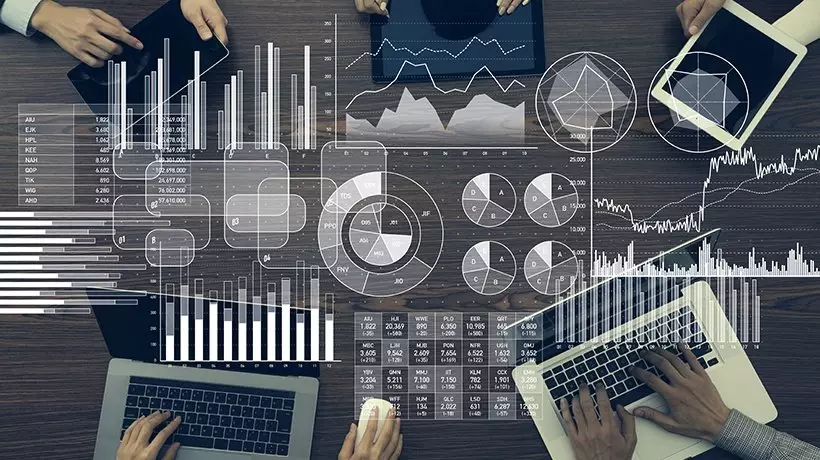 Ĝisdatigitaj ELearning-Tendencoj en 2018—Havante 4 Parametrojn Por Helpi Vin Elekti La Ĝustan!